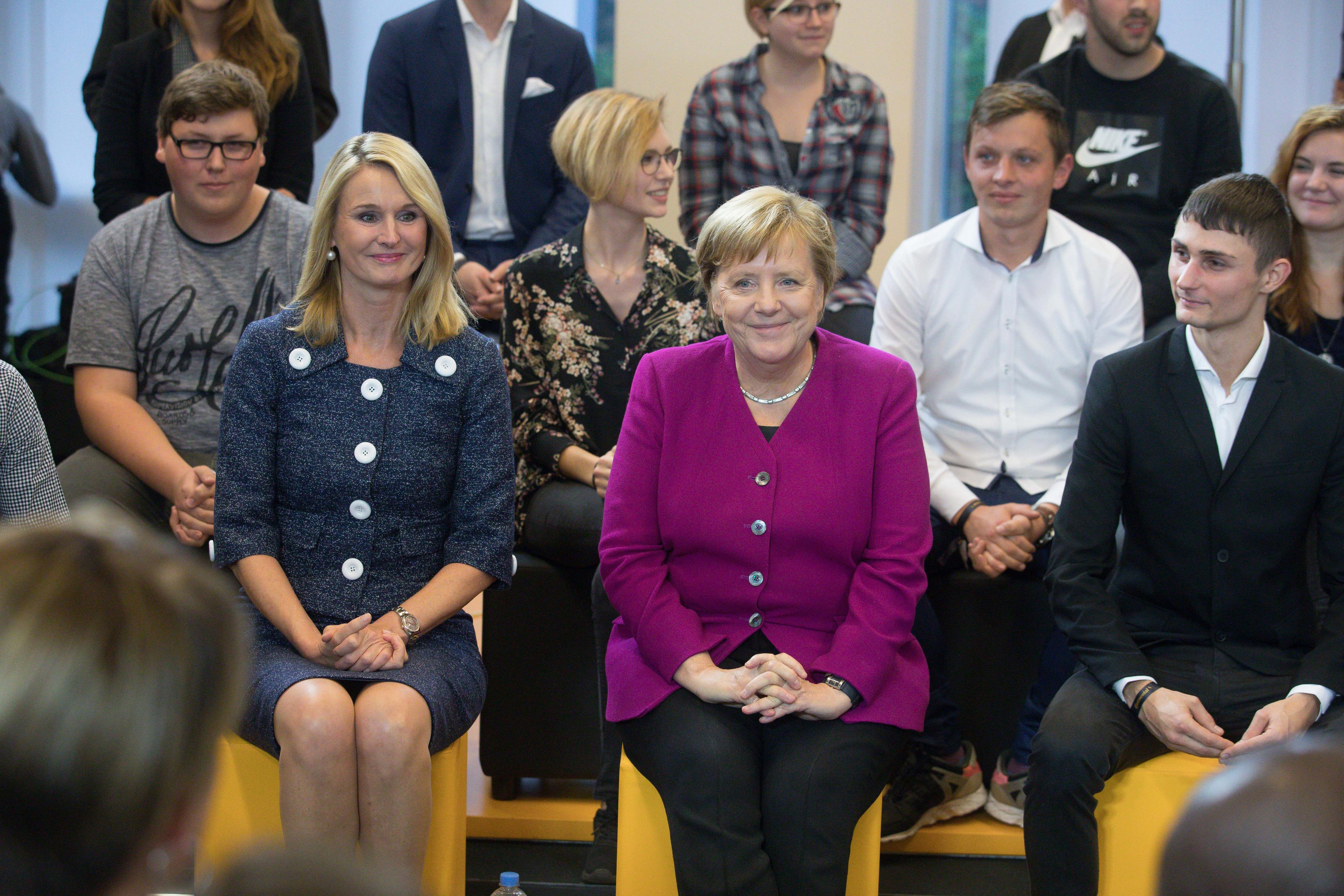 Citizens’ Dialog at Continental: German Chancellor Talks to Young ...
