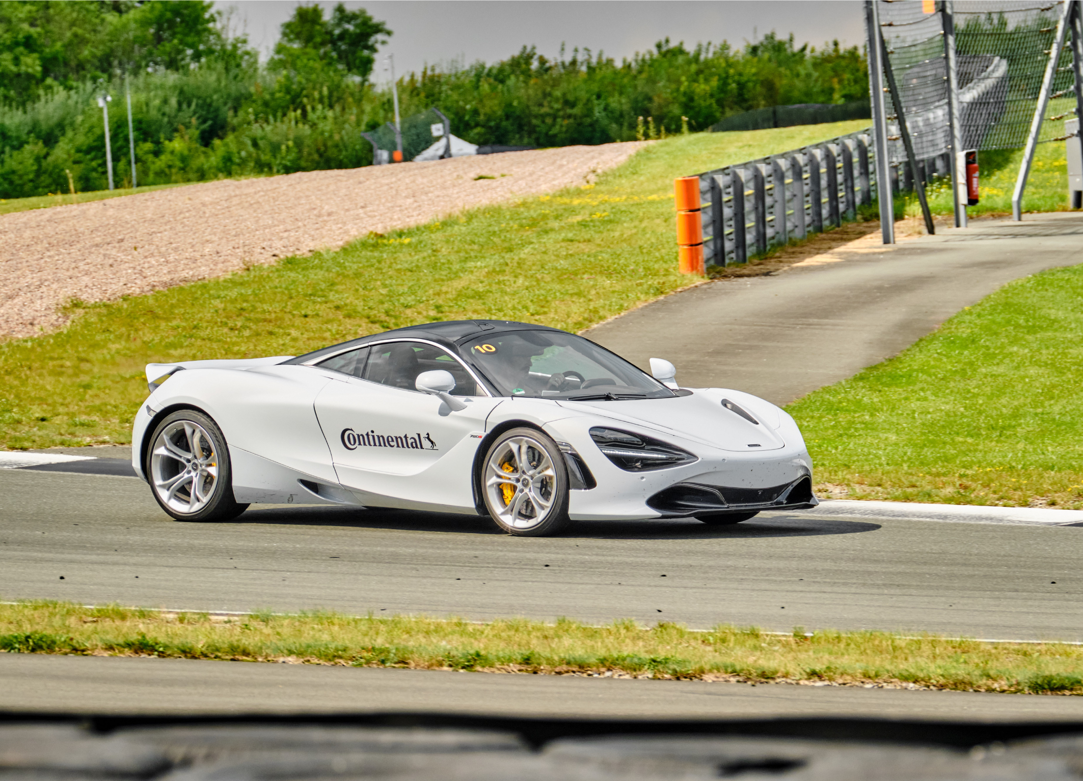 Tests demonstrate top quality of Continental tires - Continental AG