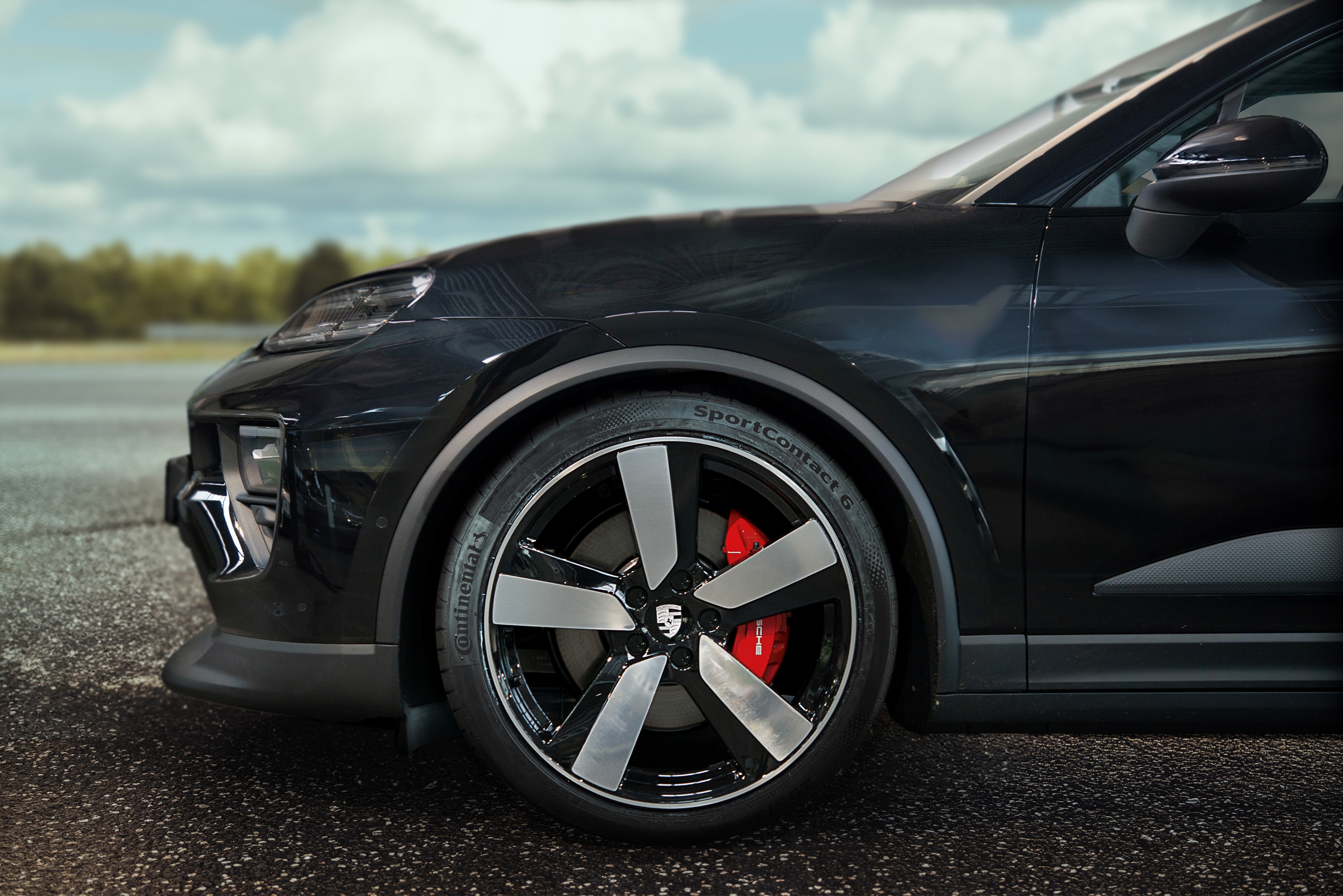 Porsche Approves Continental Summer Tires for the Macan - Continental AG