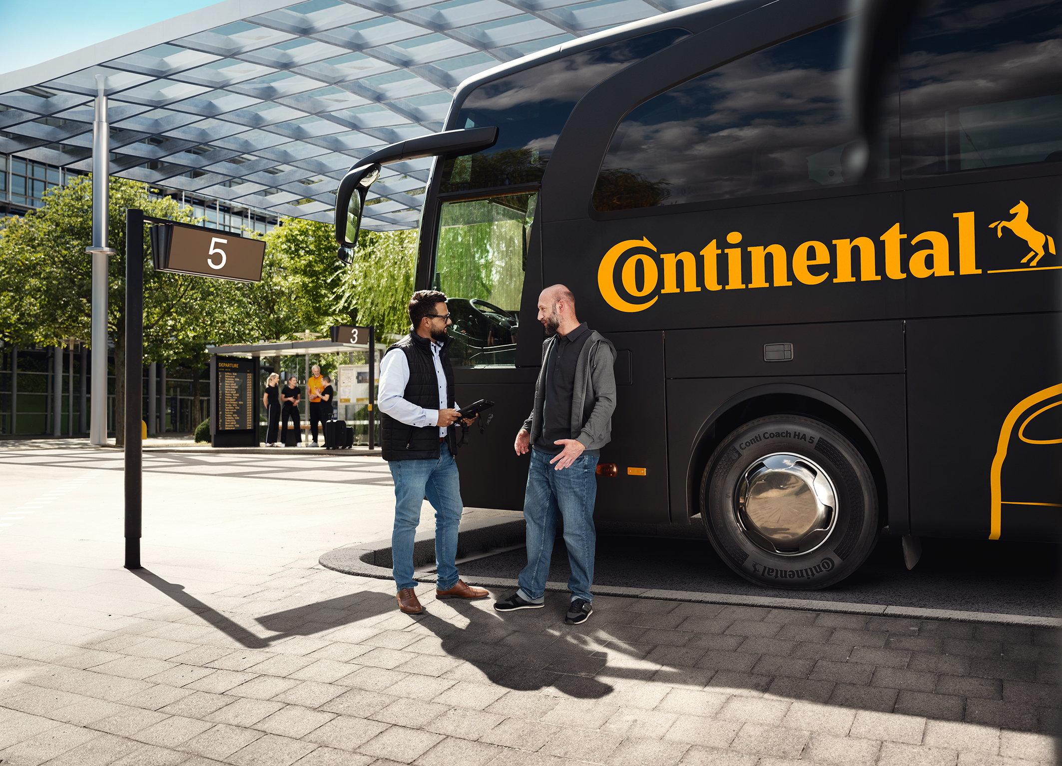 New Era in Long-Distance Coach Tires: Continental Launches the Conti ...